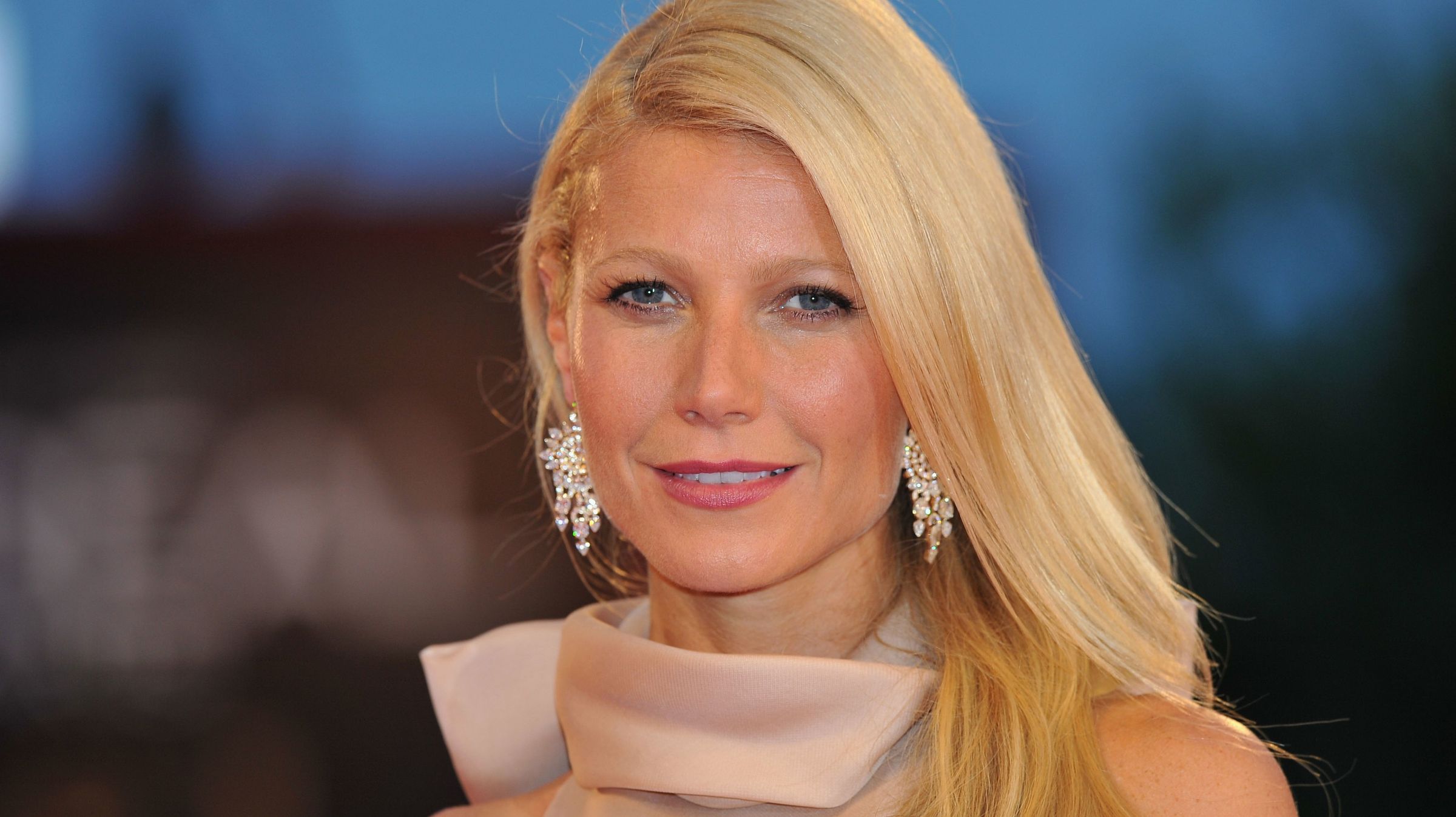 15 Bilingual Celebrities Who Learned a Language for a Role